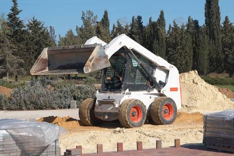 How to Install New Bucket Bushings for Bobcat Skidsteers | It Still ...