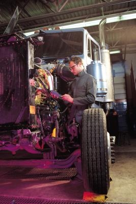 How to Adjust Manual Slack Adjusters on Heavy Trucks | It Still Runs ...